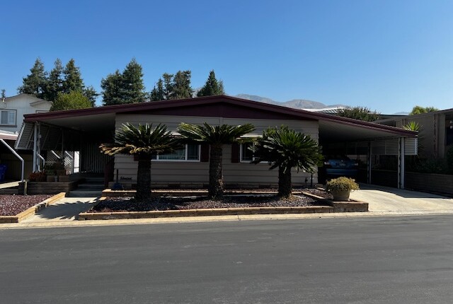 Resale Homes – Valencia Lea